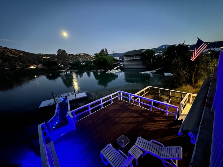 Pirates Cove Family Lake House - Clearlake, CA