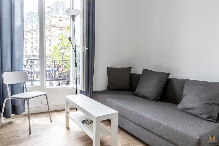Studio Flat In Busy Montmartre - Paris 7e Arrondissement