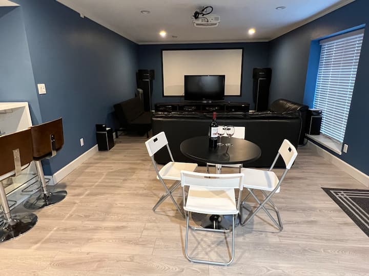 Cozy Two-bedroom Basement Retreat - Vancouver