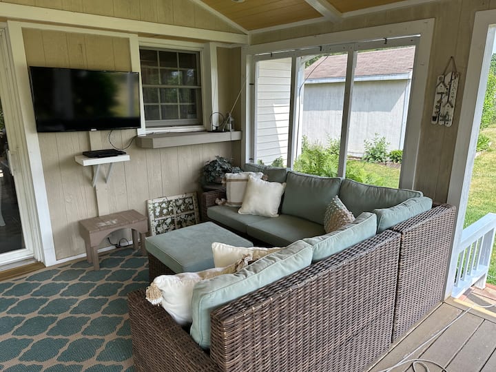 Cozy & Spacious Retreat, 30 Min To Nd - Elkhart, IN