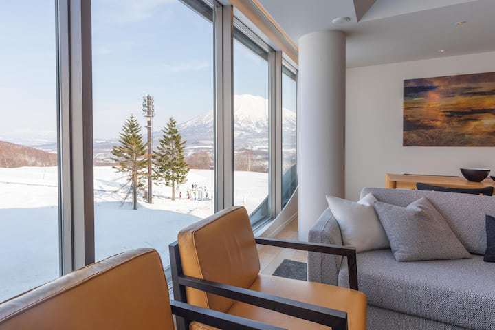 Skye Niseko 2 Bedroom Suite East View - Niseko
