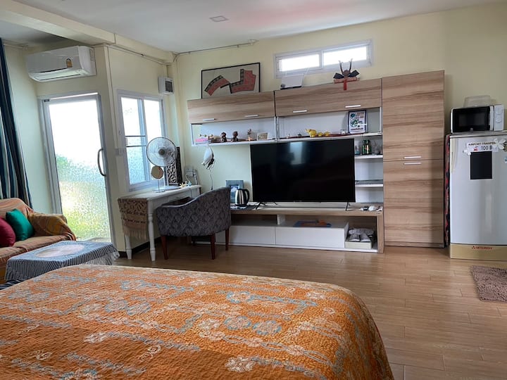 Gumpuju Room Near Airport. Huge Quiet. - Chiang Mai