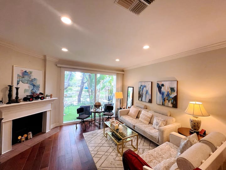 Cozy Living By The Lake - Irvine, CA