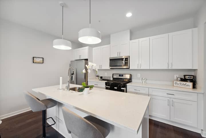 Spacious 3bedroom Duplex With Rooftop Deck - Washington, D.C.