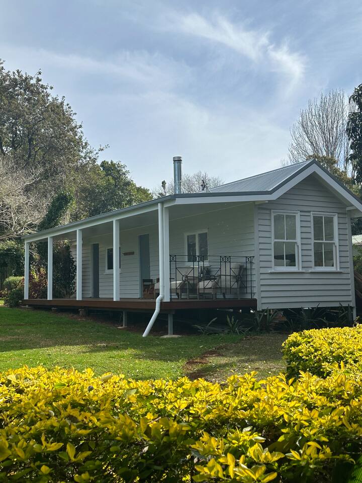 The Coach Studio - Tamborine Mountain