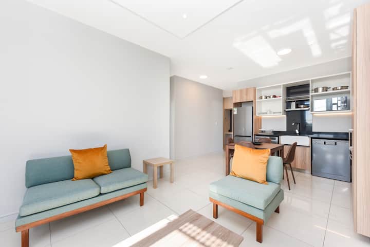 Median Rosebank Luxury Apartment - Johannesburg