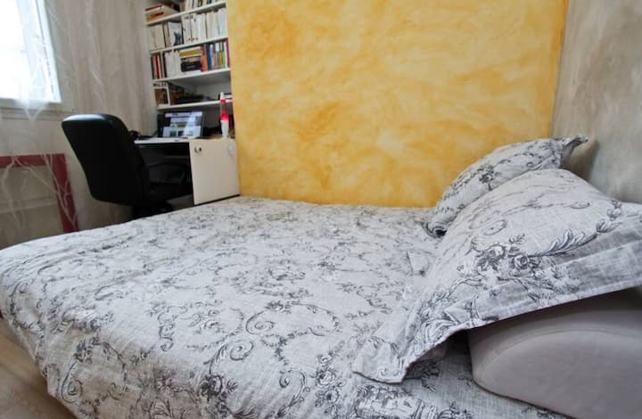 Petite Chambre 12e Ligne 1 - Parijs