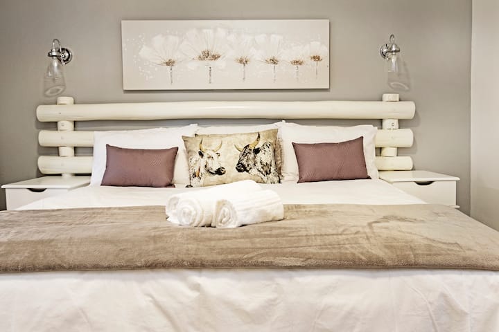 Studio | Always On | Work Or Relax | Near Airport - Edenvale