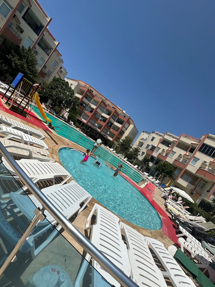 Havuzlu Bahçeli Yazlık - Didim