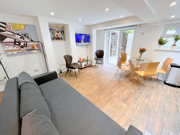 Modern Two Bedroom Flat With Patio In Battersea - Londres