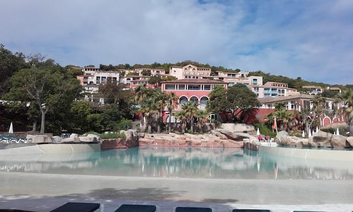 Belle Vue Mer, Calme Avec Clim Wifi
4 Personnes - Grimaud