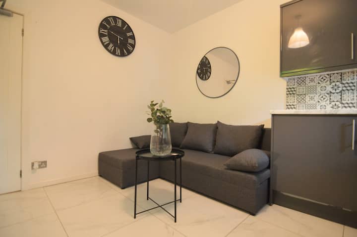 Stylish 3 Bed Apartment - Edinburgh