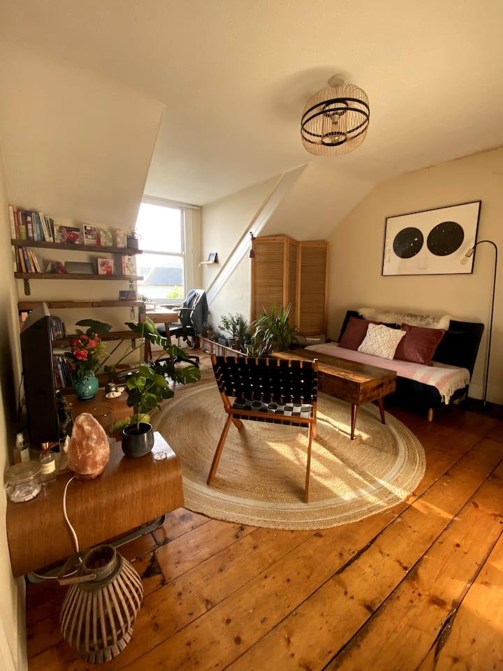Quirky Top Floor Duplex Apartment - Brighton