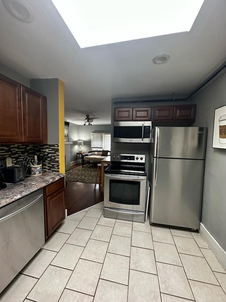 Hertel 1 Bed Upper Apartment - Buffalo, NY