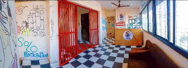 Solo Backpacker Hostel - Mumbai
