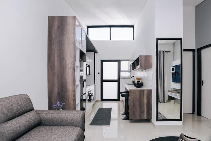 The Lofts Suite W/ Free Wi-fi, Parking & Patio - Windhoek