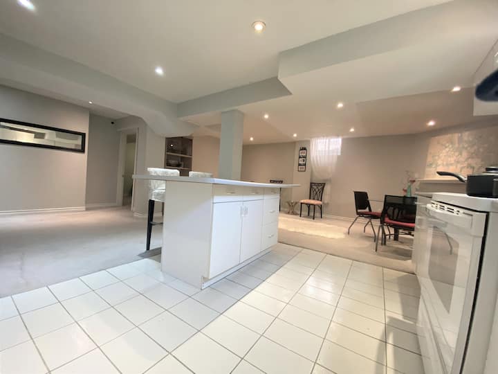 Richmond Hill Two Bedroom Basement. - Markham