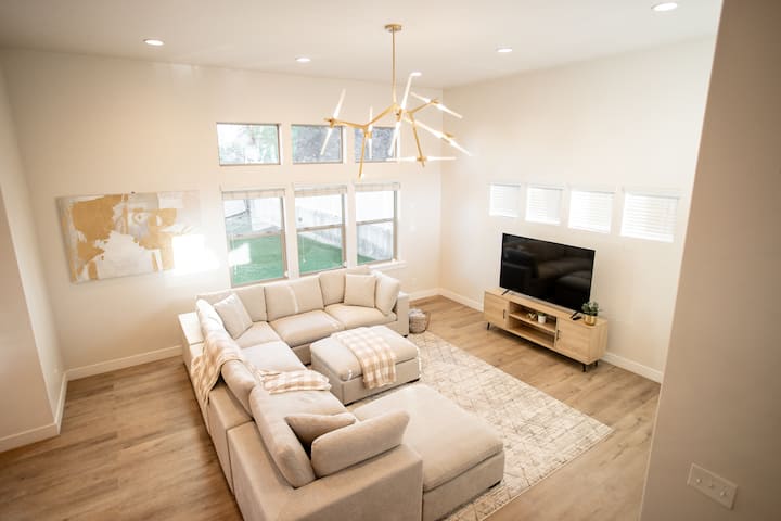 Sandy Ski Chateau - Sandy, UT