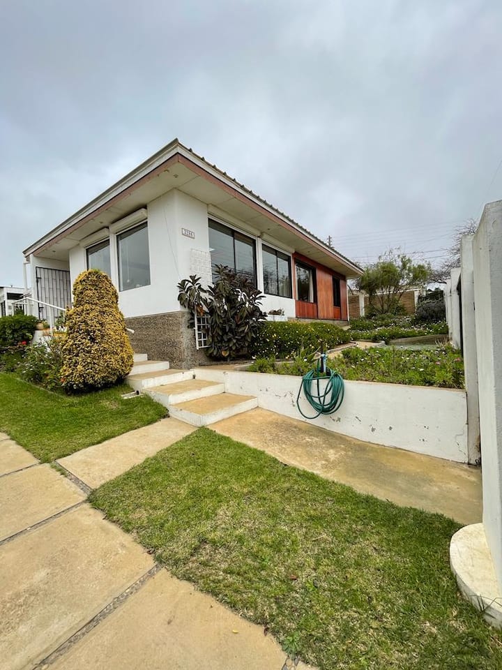 Espaciosa Casa En Algarrobo - El Quisco