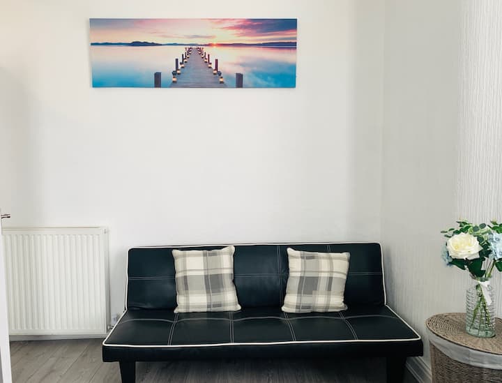 Pet Friendly Ground Floor Apartment By South Pier - 블랙풀