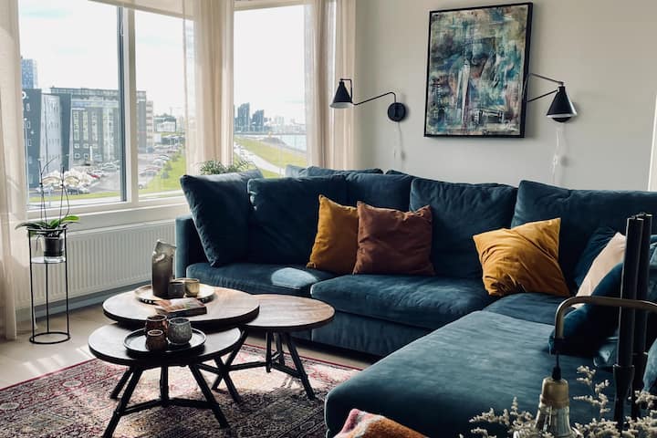Sea View & Centrally Located, Home Away From Home. - Reykjavik