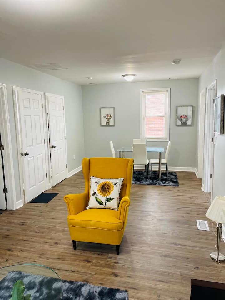 One-bedroom Oasis For A Getaway - Warren, MI