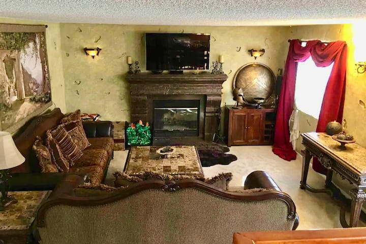 Japanese Garden Home, Peaceful And Highly Upgraded - Colorado Springs, CO