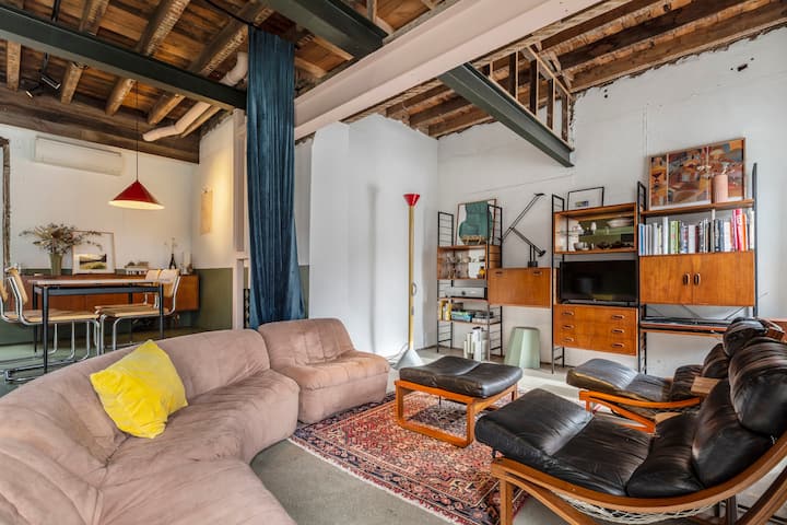 Explore The Locale In A Sustainable Renovated Pub - Melbourne