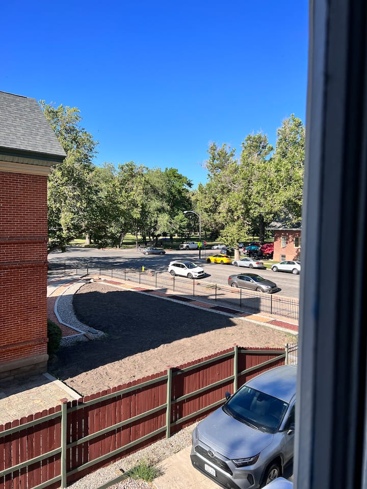 Urban Birds Nest Retreat W/ View - Ogden, UT
