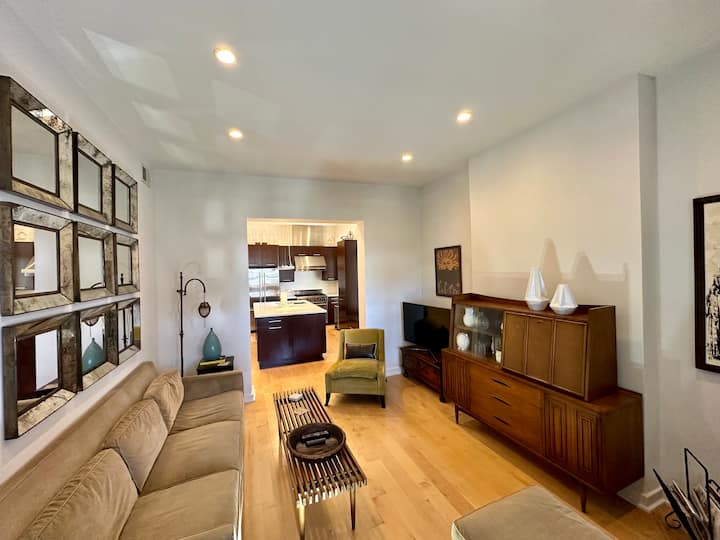 Jane's House - A Boutique Flat In West Town -2b/1b - Chicago, IL