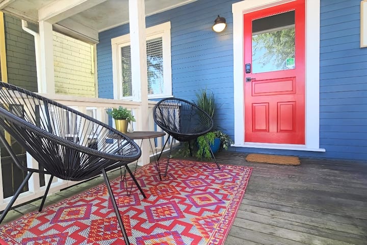 Stunning/spacious Commercial Drive Character Home! - Vancouver