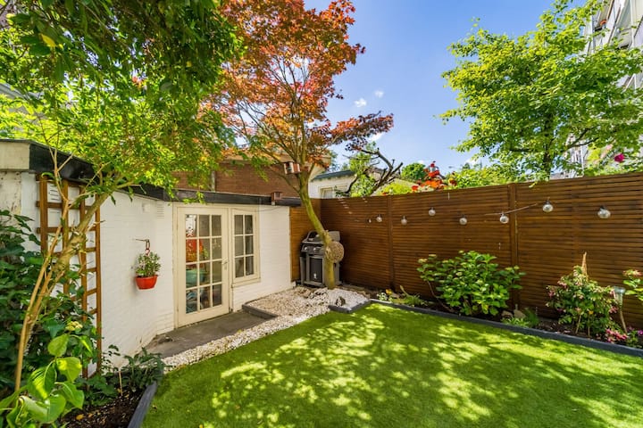 Convenient Family Apartment With Private Garden - Amsterdam