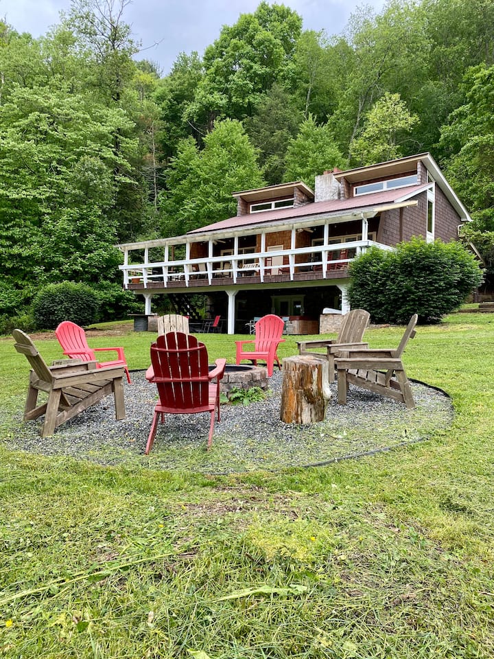 Mstr. Suite, Massage Chair, Deck - Boone, NC
