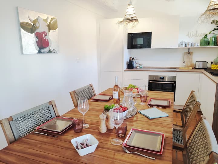 Bel Appartement Plein Centre Avec Balcon, Clim - La Garde-Freinet