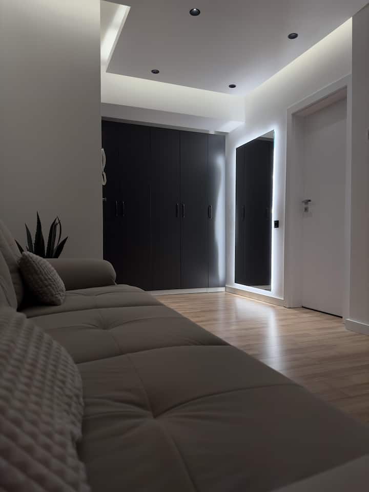 Sky-high Living: West Tower Studio + Parking - Cluj-Napoca