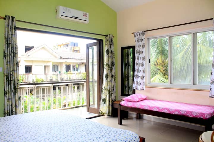 Dwayne's Holiday Homes-pleasant 1bhk Nr Baga Beach - 고아