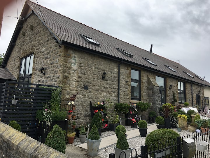 2 Rooms In Beautiful Former Village School - Mold