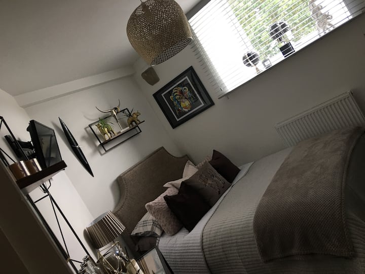 2 Rooms In Beautiful Former Village School - Mold