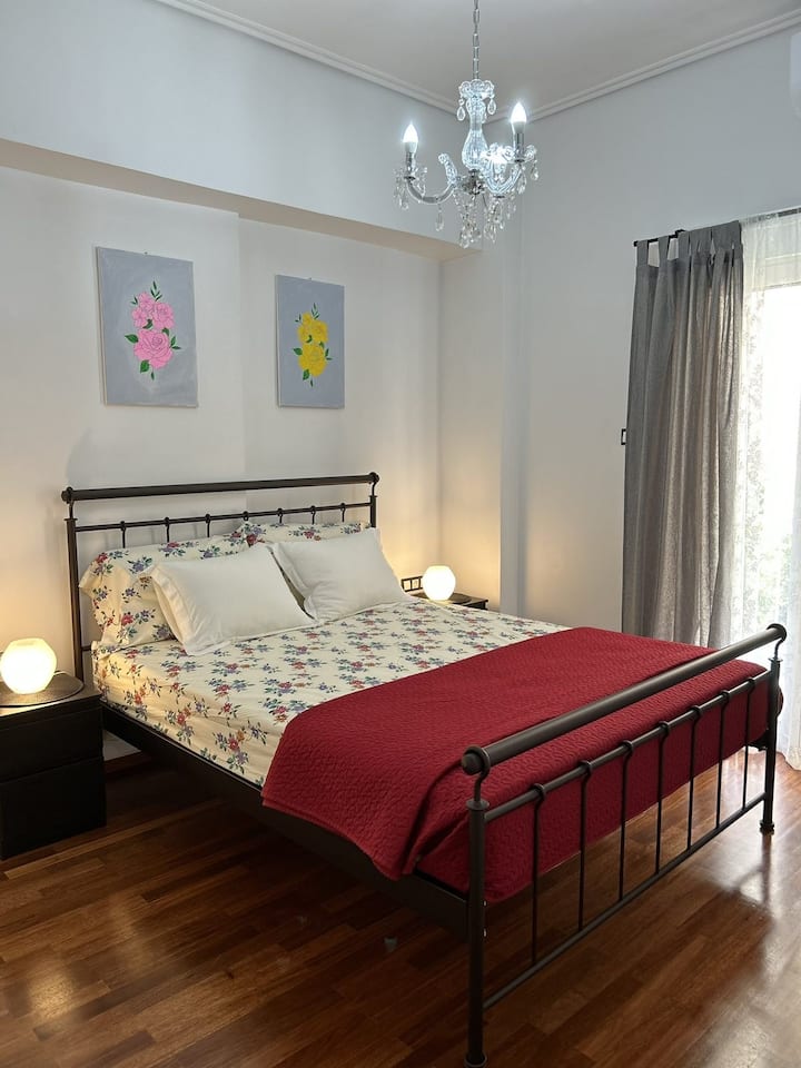 Como La Flor, Gizi Attikis - Athens