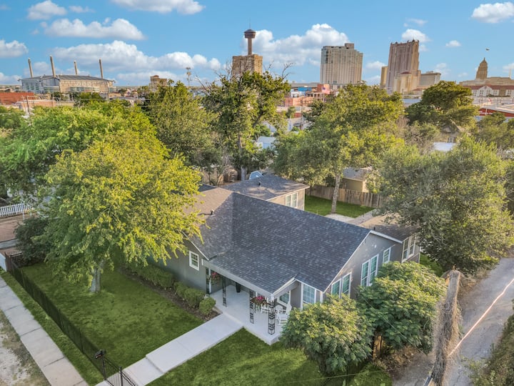 Cute & Cozy 4br Home In Historic Downtown Sa - San Antonio, TX