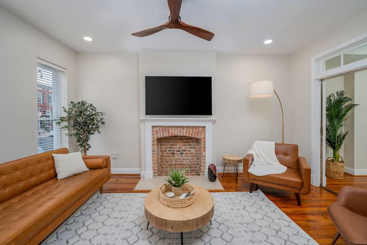 Charming Townhome Close To Jhh - Baltimore, MD