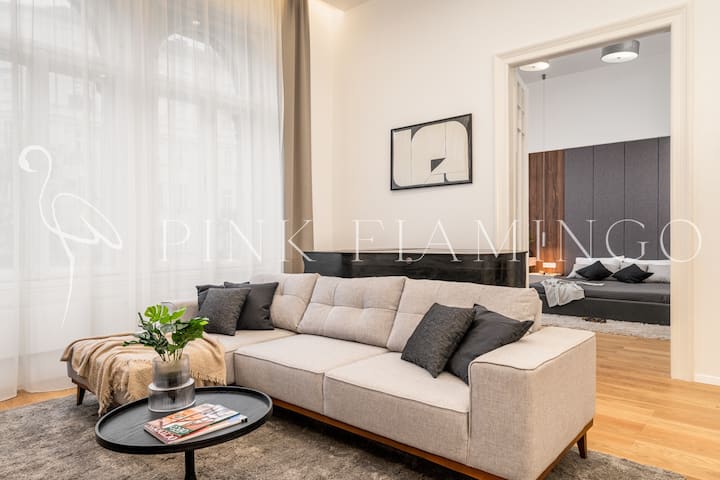 Design Flat • Main Street Near Shops & Coffee - Boedapest