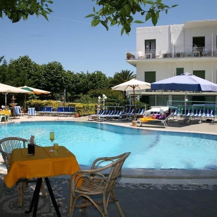Casa Leo - Al Centro - Piscina - Capri