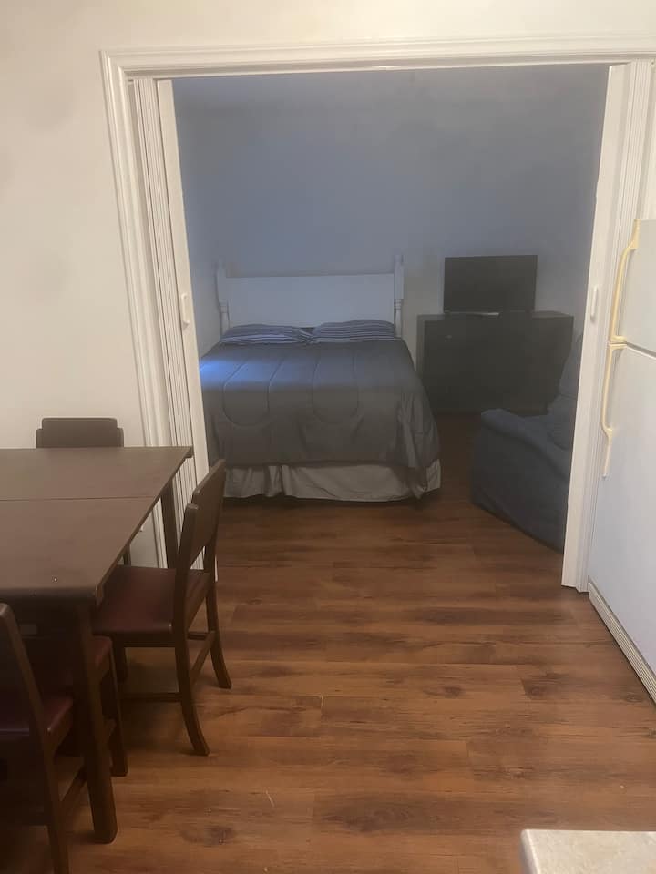 Bachelor, Centrally Located - Stephenville