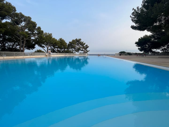 Studio à Athena - Piscine - Bandol