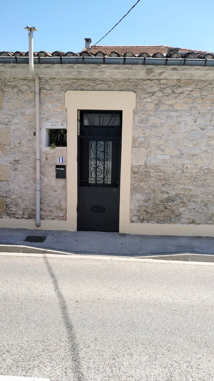 Chambre Avec Sa Douche Privée Dans Maison De Ville - Nîmes