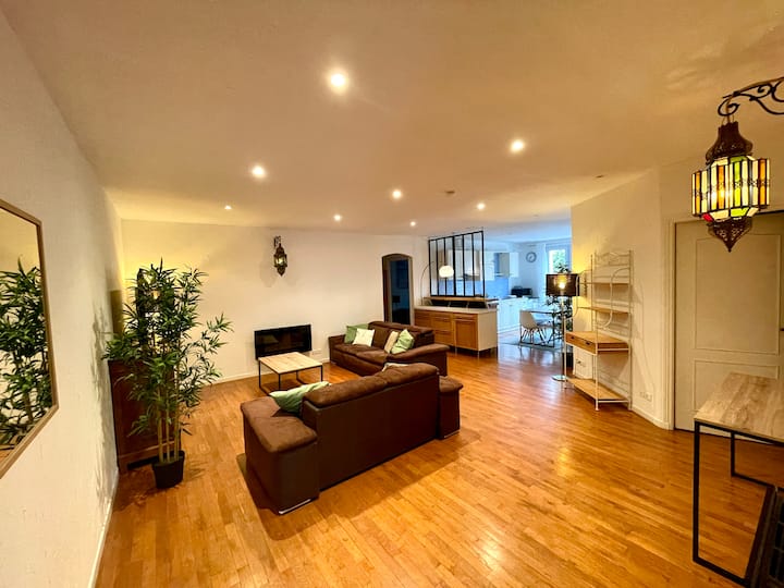 Appartement En Face Du Château Proche Puy Du Fou - Les Herbiers