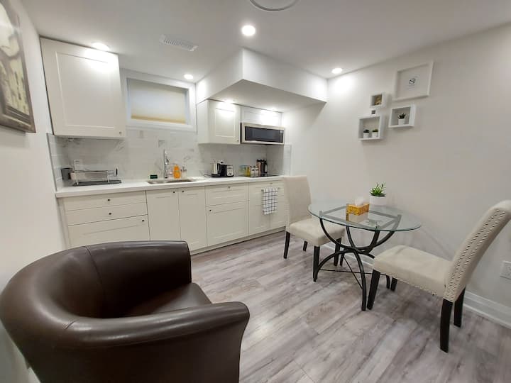 Condo Alternative 1-br Suite - Toronto