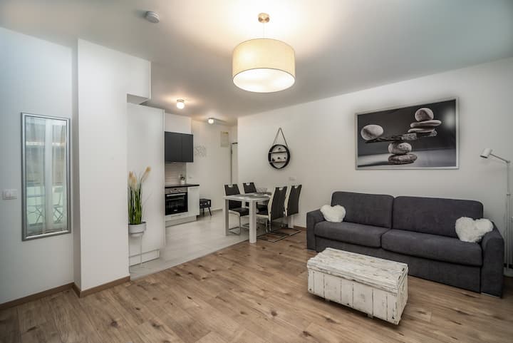 Grace Pine Apartment 2 - Budapest