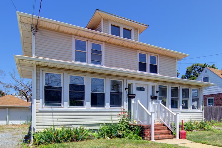 Vacation House - Westbury, NY